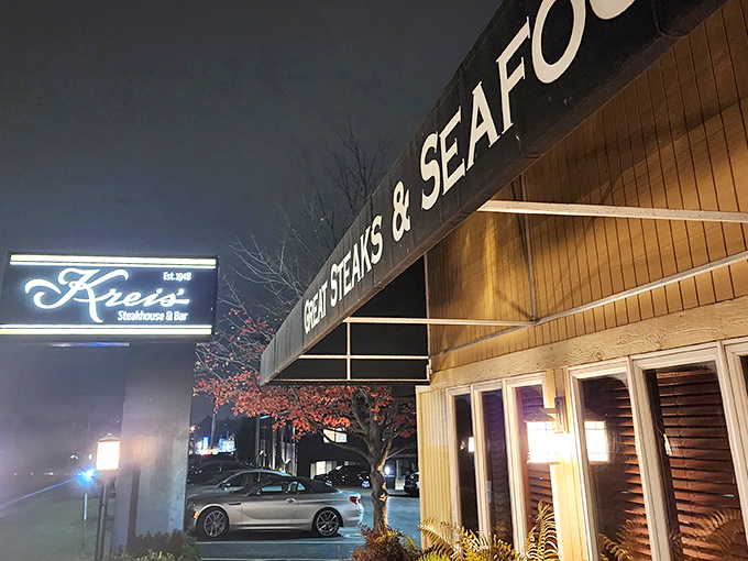 That neon glow promises good things inside—and trust me, Kreis' delivers on every single promise.