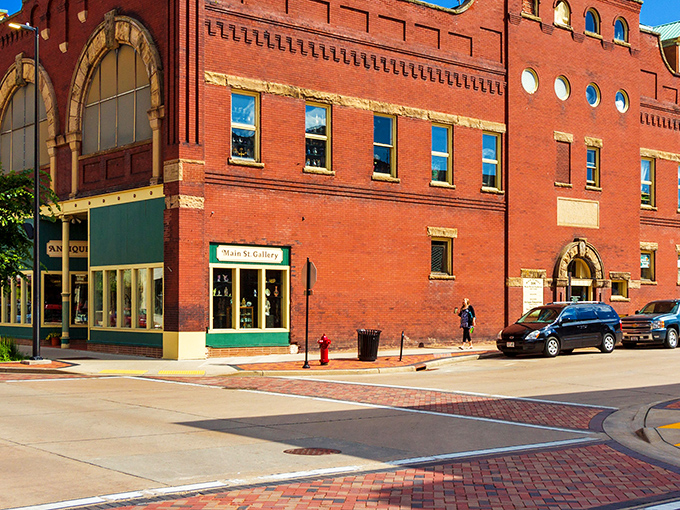Downtown Eau Claire's charming storefronts invite you to wander and discover. Nicole's Salon sits beside Seven Suns Vintage like old friends catching up over coffee.