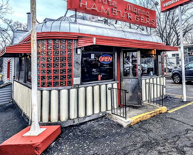 The UFO of burger joints has landed in Hackensack! White Manna's iconic circular design with glass blocks glows like a beacon for hungry travelers.