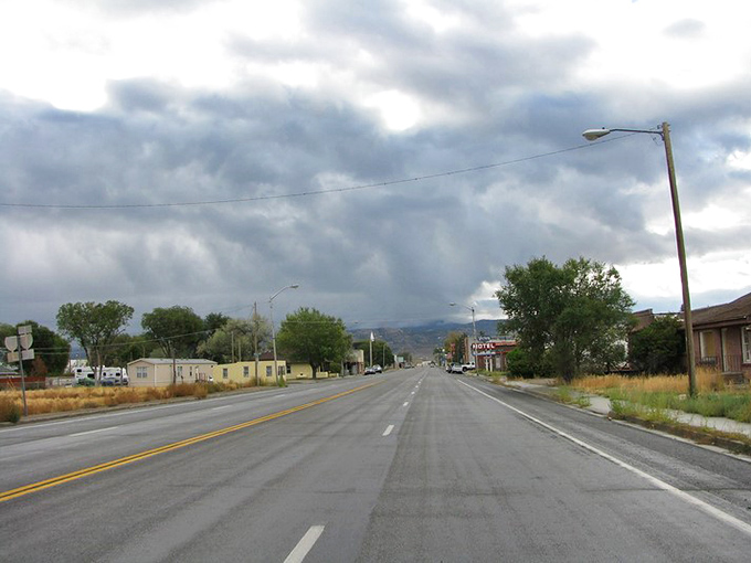 Elko's wide-open streets and big sky country offer a refreshing change from gridlocked metropolises. Here, rush hour means three cars at a stoplight.