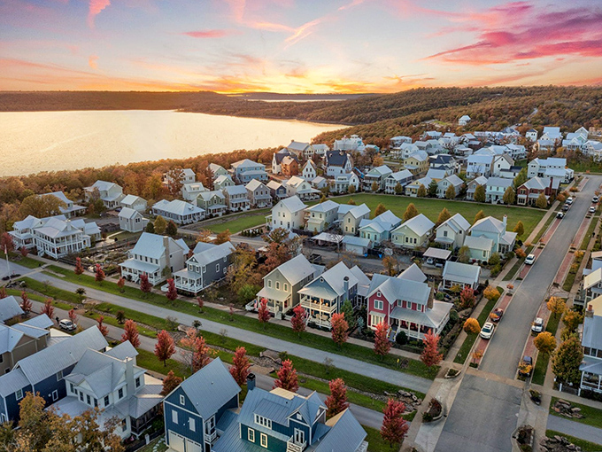 From above, Carlton Landing resembles a dream community where Norman Rockwell might vacation – pristine homes dotting the shoreline of Lake Eufaula's endless blue expanse.