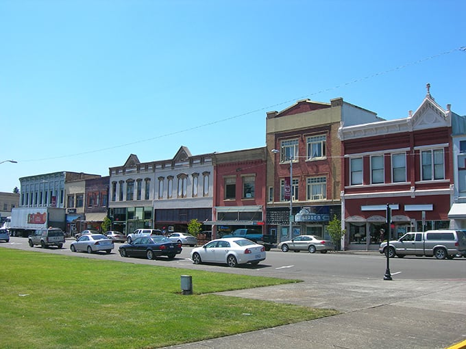 Downtown Dallas isn't trying to be anyone but itself &ndash; historic brick buildings, small-town charm, and not a single parking meter in sight.