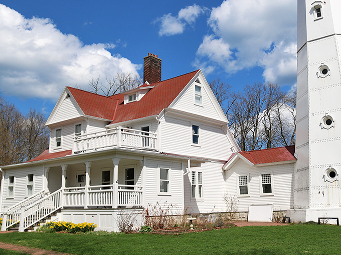When architecture meets poetry, you get this stunning white tower that makes every other building jealous of its timeless elegance.