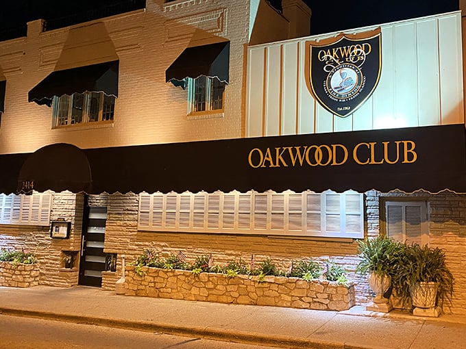 The unassuming white brick fa&ccedil;ade of The Oakwood Club might fool you, but locals know this navy-awninged treasure houses some of Ohio's finest steaks.