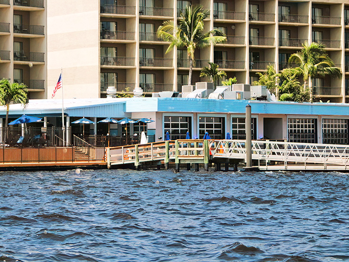 1. this homey seafood shack in florida serves up the best fish tacos you&rsquo;ll ever taste