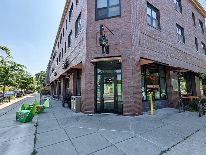 The unassuming brick exterior of Butter Bakery Cafe hides culinary treasures within, like finding a secret passage to comfort food nirvana.