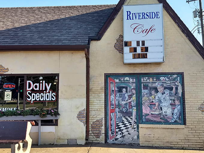 The unassuming exterior of Riverside Cafe hides culinary treasures within. Like finding a diamond in your breakfast cereal, the surprise is worth it.