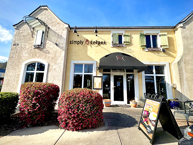 Simply Cr&ecirc;pes' stucco exterior and charming European-inspired architecture makes you feel like you've stumbled upon a caf&eacute; in a French village rather than North Raleigh.