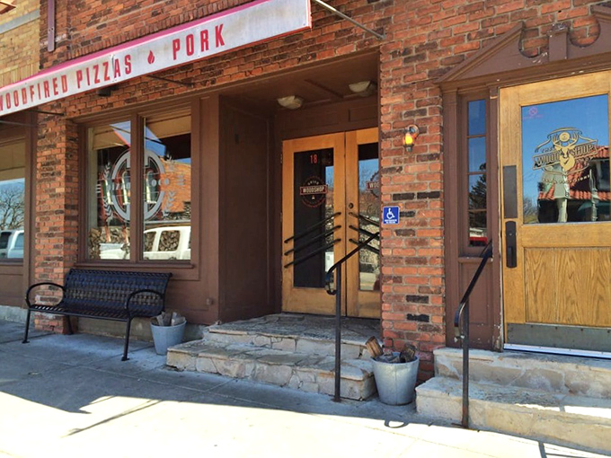 The unassuming brick exterior of Union Woodshop hides culinary treasures within, like a speakeasy for smoked meat enthusiasts rather than bootleg bourbon.