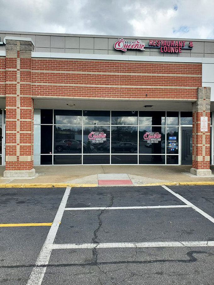 1. this no fuzz restaurant in virginia will serve you the best cheesecake of your life