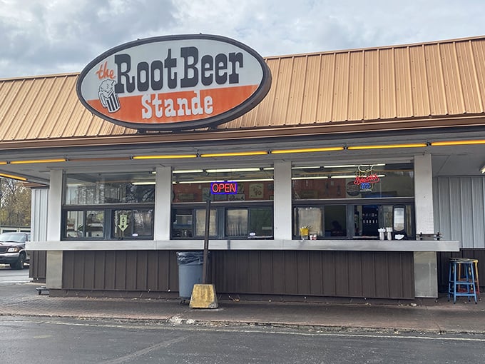 The humble kingdom of root beer royalty stands proudly on Woodman Drive, where time slows down and appetites perk up.