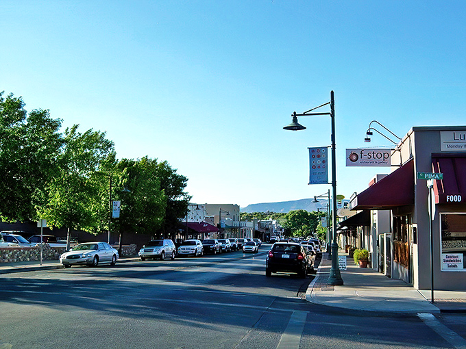 Old Town Cottonwood welcomes you with historic charm and unhurried pace. Cactus Pates beckons from the corner, promising good food and better stories.