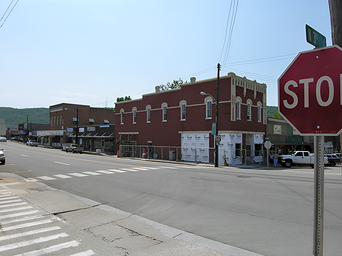 Main Street simplicity with a side of small-town charm. Heber Springs offers that increasingly rare experience where locals still wave from their pickup trucks.