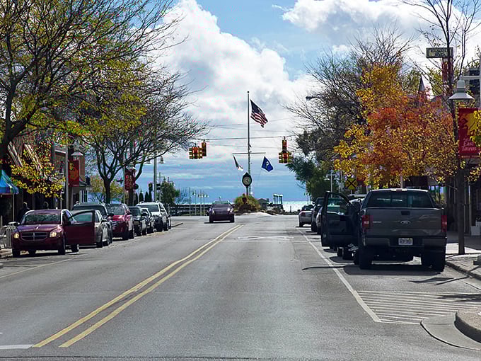 Newman Street welcomes visitors with its classic small-town charm. Leafy trees provide perfect shade for window shopping on summer afternoons.