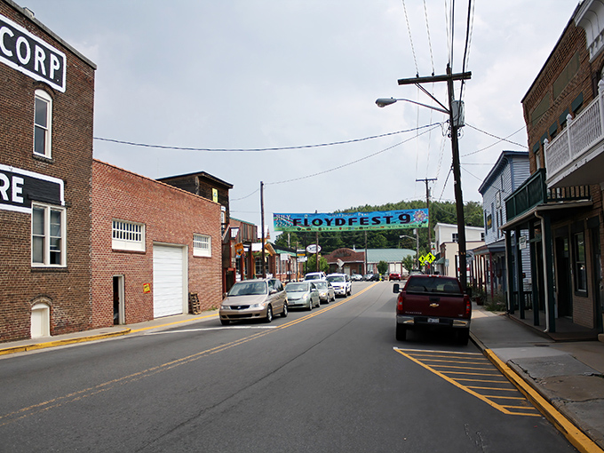 Main Street magic! Floyd's downtown invites you to slow down and savor a pace where "rush hour" means three cars at the only stoplight.