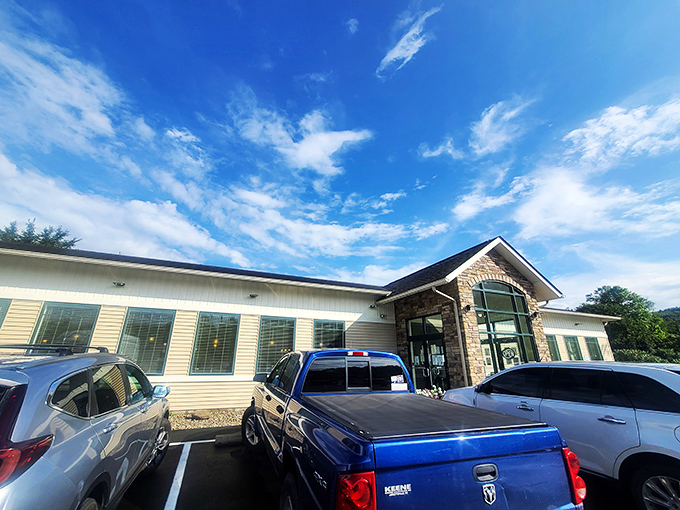Inside, the dining room strikes that perfect balance between cozy and spacious—the kind of place where both first dates and family reunions feel equally at home.