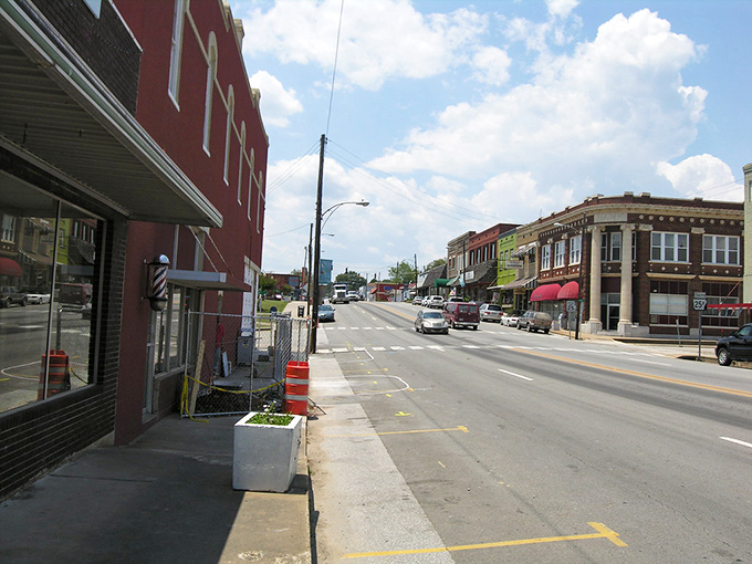 Main Street simplicity at its finest. Heber Springs offers that increasingly rare commodity: a downtown where you can actually find parking.
