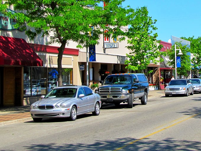 Newman Street welcomes visitors with its classic small-town charm. Leafy trees provide shade for shoppers exploring locally-owned businesses that have stood the test of time.