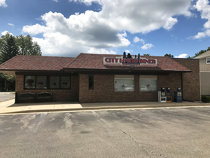 The unassuming brick exterior of City Limits Diner might not scream "culinary destination," but that's exactly how the best food secrets stay hidden.