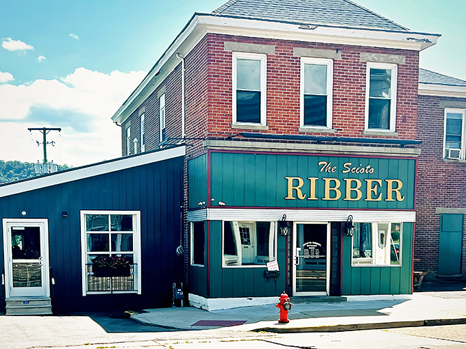 The humble brick exterior of Scioto Ribber belies the carnivorous paradise waiting inside, where meat masterpieces have been perfected for decades.