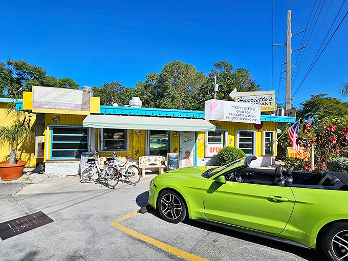 The cheerful yellow exterior of Harriette's stands out like a tropical bird in Key Largo, beckoning hungry travelers with promises of breakfast bliss.