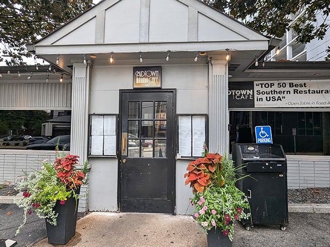 The unassuming exterior of Midtown Cafe proves that culinary treasures often hide in plain sight, like Nashville's best-kept secret finally revealed.