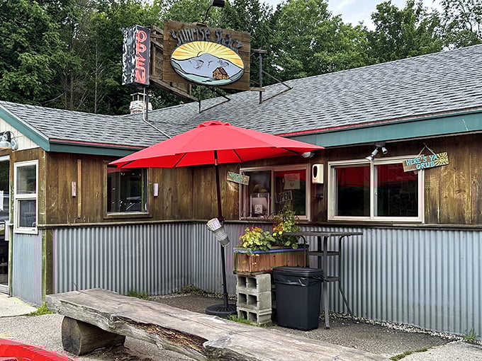 This unassuming wooden shack proves once again that culinary greatness rarely comes in fancy packages. Your morning adventure begins here.