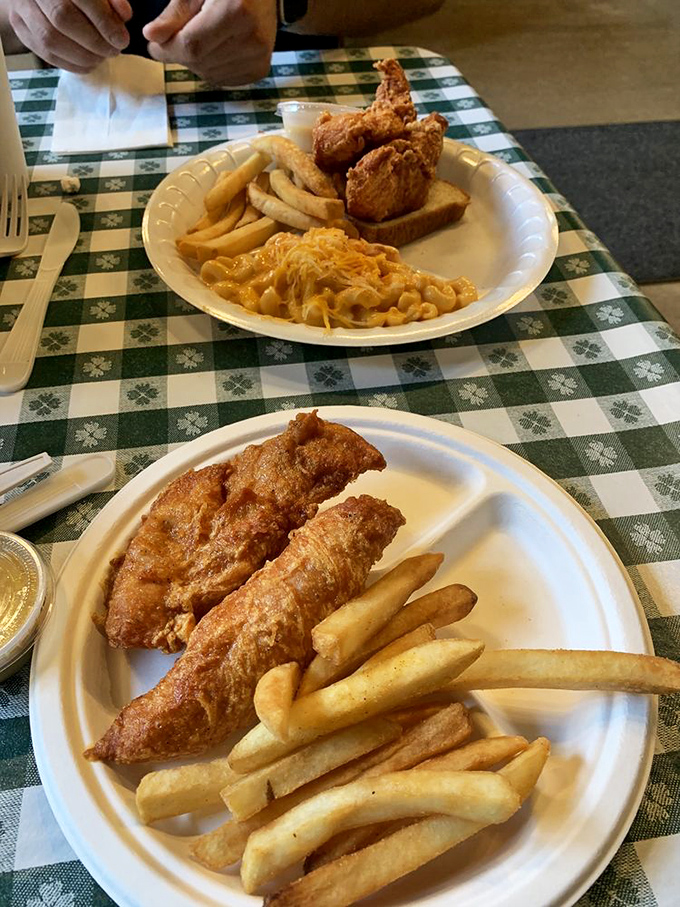 Two plates, two different Harold's experiences. The mac and cheese looks like it could solve most of life's problems&mdash;at least temporarily.