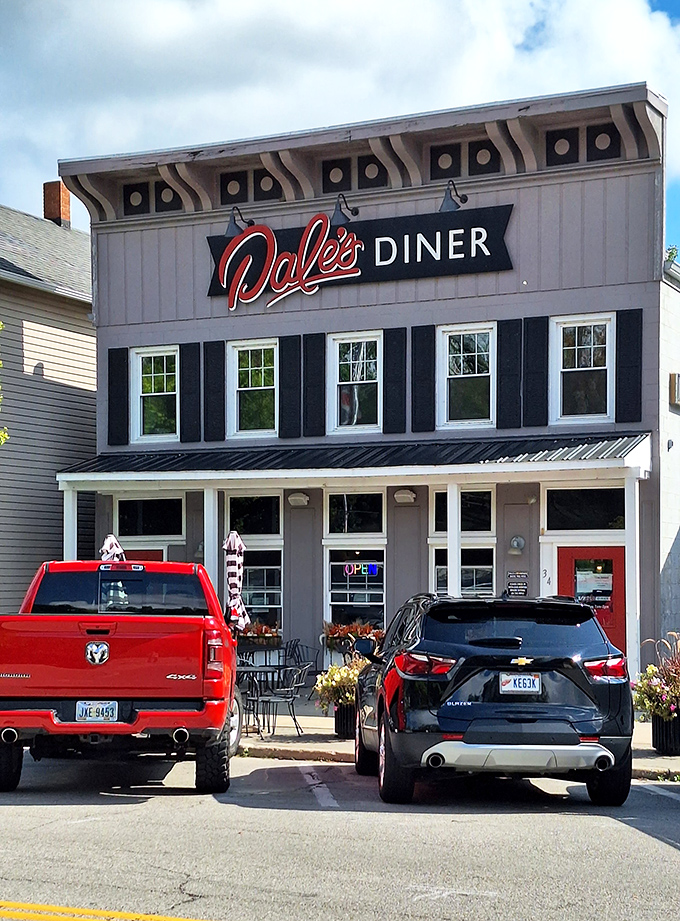 Dale's Diner serves up classic American comfort food in a setting that feels like it was plucked straight from a Norman Rockwell painting.