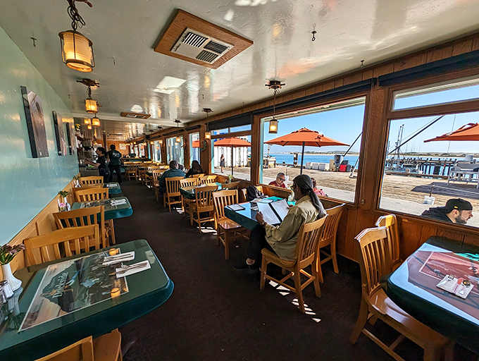 Where the outside comes in&mdash;diners enjoying their meals with a side of harbor views and sunshine. The ultimate California lunch break.