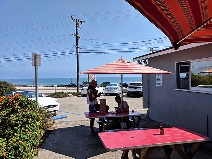 Ocean views and picnic tables&mdash;the perfect pairing for seafood that doesn't need fancy surroundings to shine. Just add sunshine and appetite.
