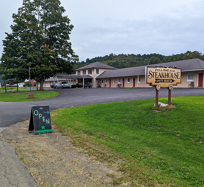 The Laurelwood Inn and Steakhouse beckons hungry travelers with its straightforward promise of "Full Bar and Steakhouse"—sometimes the best marketing is simply the truth.