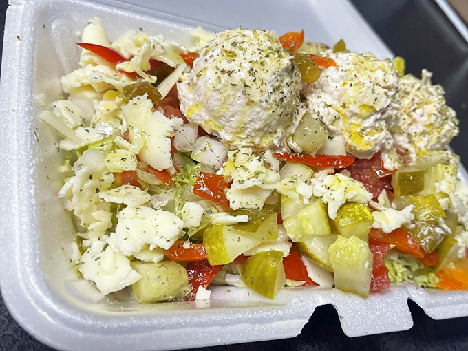 Tuna salad that respects tradition while keeping things interesting. Those perfectly rolled meat slices are the supporting actors in this culinary drama.