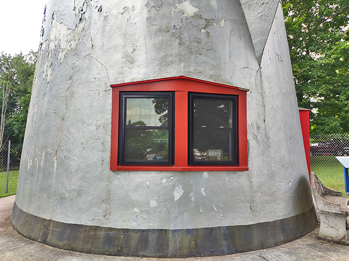 Those red-trimmed windows aren't just architectural details&mdash;they're the eyes through which this peculiar pot has watched American travel evolve.