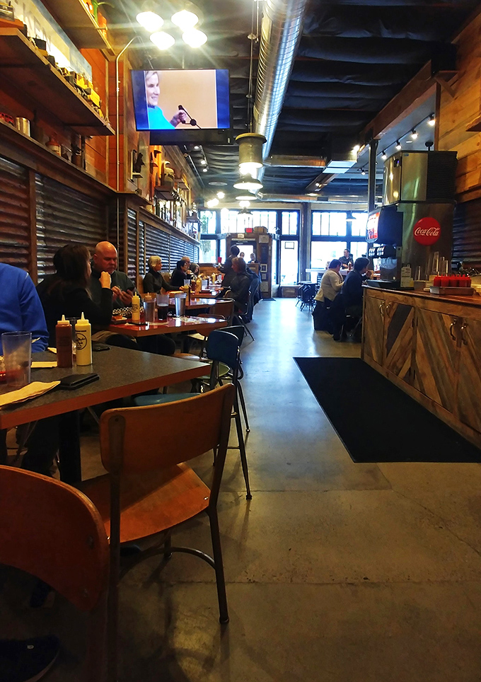 Fellow pilgrims on the journey to chicken nirvana. Notice how nobody's talking&mdash;that's the sound of culinary bliss.