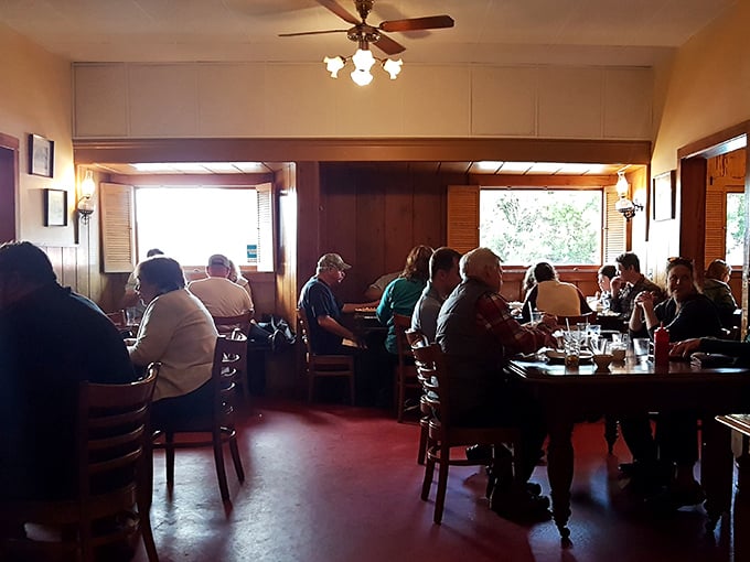 A full house of happy diners proves that word travels fast when the soup is this extraordinary.