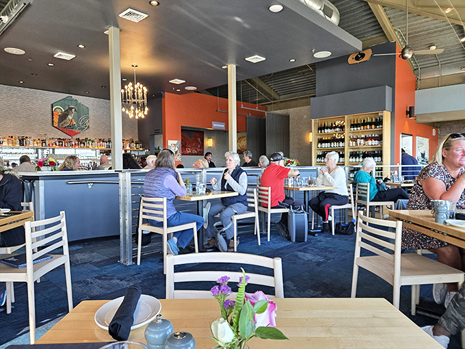 The diverse crowd tells you everything: locals and tourists alike know a good thing when they taste it. Seafood brings people together.