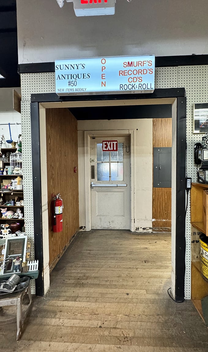 "Sunny's Antiques" promises new items weekly. In the antique world, "new" means "just emerged from someone else's attic after 50 years."