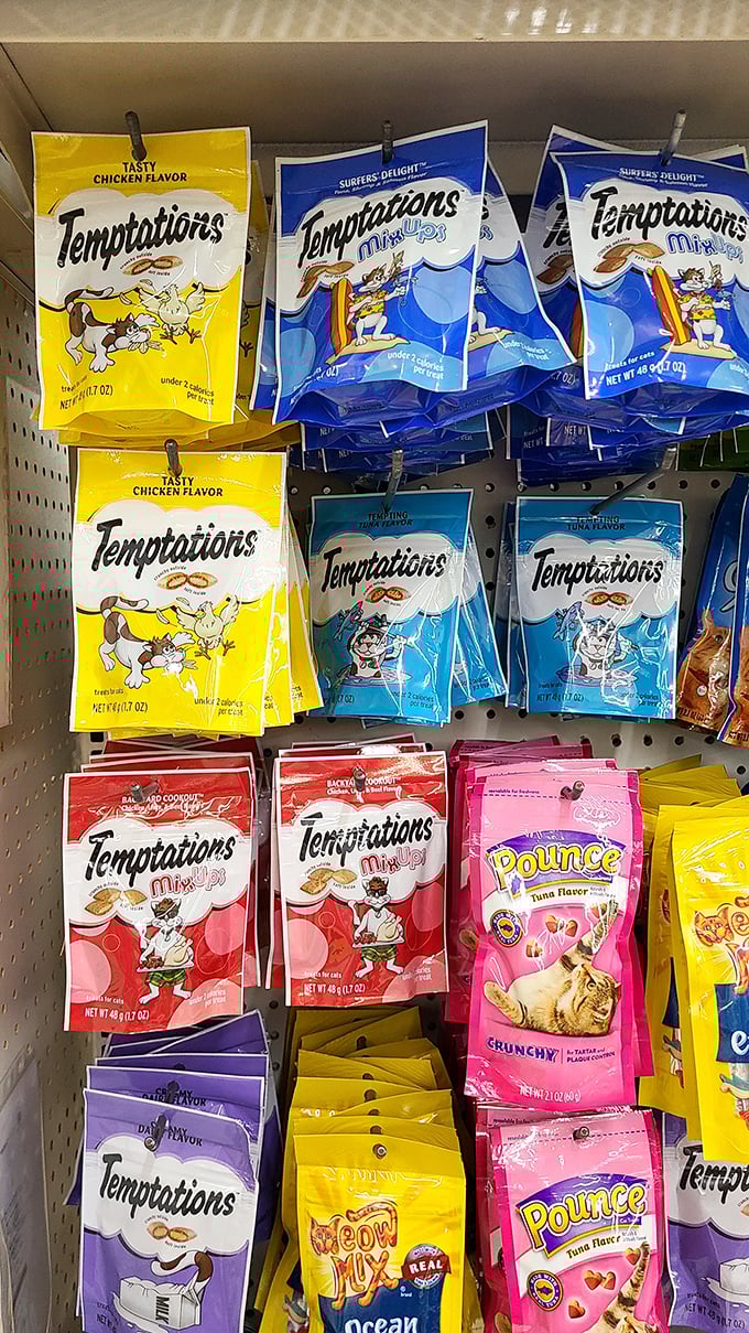 Pet treats galore&mdash;Temptations and Pounce packages promising feline and canine joy at a fraction of pet store prices.
