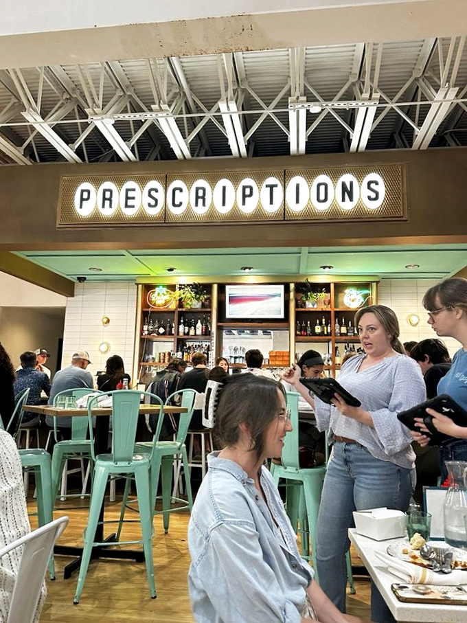 The bustling interior proves that good taste is contagious&mdash;both in d&eacute;cor and on plates that keep Charleston locals coming back daily.