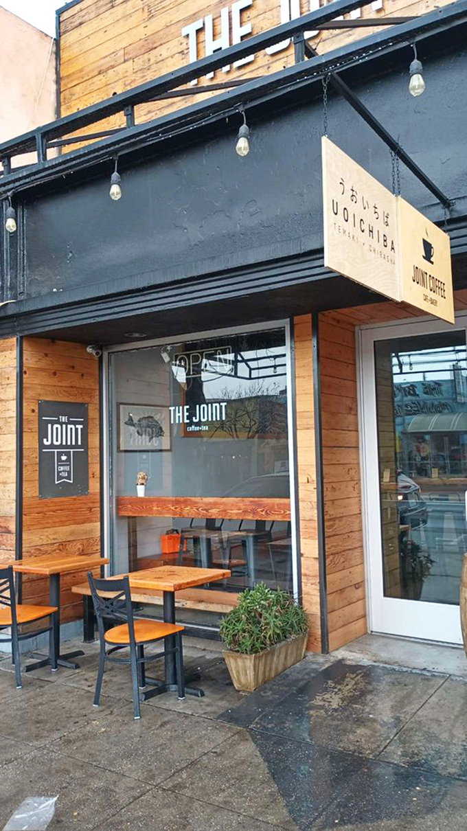 The sidewalk seating feels like stumbling upon a secret caf&eacute; in Tokyo, right in the middle of Sherman Oaks.