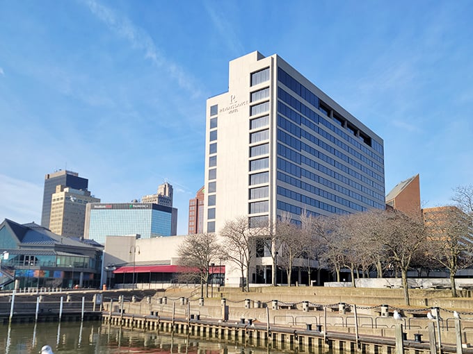 Modern hotels along Toledo's waterfront combine comfort with convenience, offering views of the Maumee River. Visitors find themselves within walking distance of downtown attractions.