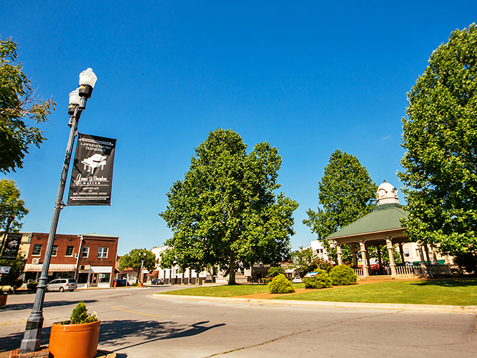 A charming town square in Lawrenceburg&rsquo;s affordable downtown district&mdash;your Social Security check just breathed a sigh of relief. 