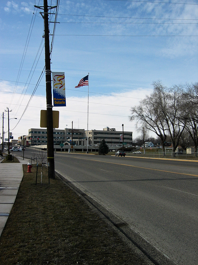 Ontario greets visitors with the American and Oregon flags - a warm welcome to this eastern border town.