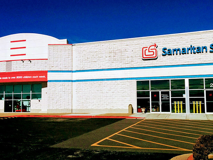 Samaritan Shop's clean, modern exterior stands out like a retail oasis in this shopping center. Photo credit: <a href="https://maps.google.com/maps/contrib/102448298433816179109" target="_blank" rel="noopener noreferrer">Jacob Abraham</a>