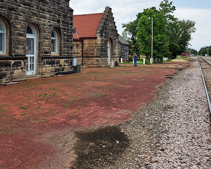 Shawnee's charming storefronts offer shopping without sticker shock. Your wallet will thank you for retiring here.