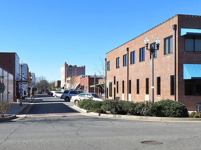 Vidalia's downtown streets are as sweet a deal as their famous onions. Brick buildings with character and housing prices that won't make you cry!
