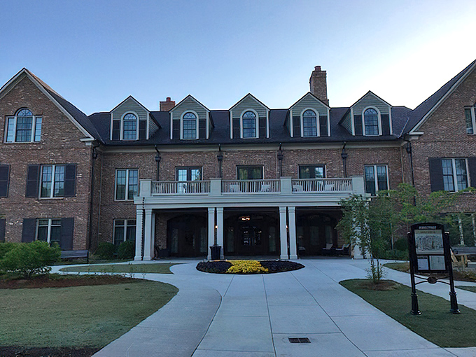 Where Georgia's past meets present-day pampering. Those manicured grounds practically demand you stroll them with a fancy drink.