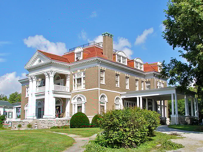 This historic mansion in Hannibal offers a glimpse into the town's prosperous past. Today's home prices would make Mark Twain write a happy ending!
