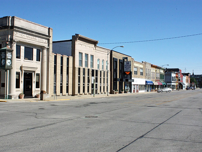 Veterans Way in Litchfield honors service while the town's affordable living serves those looking to stretch their retirement income.